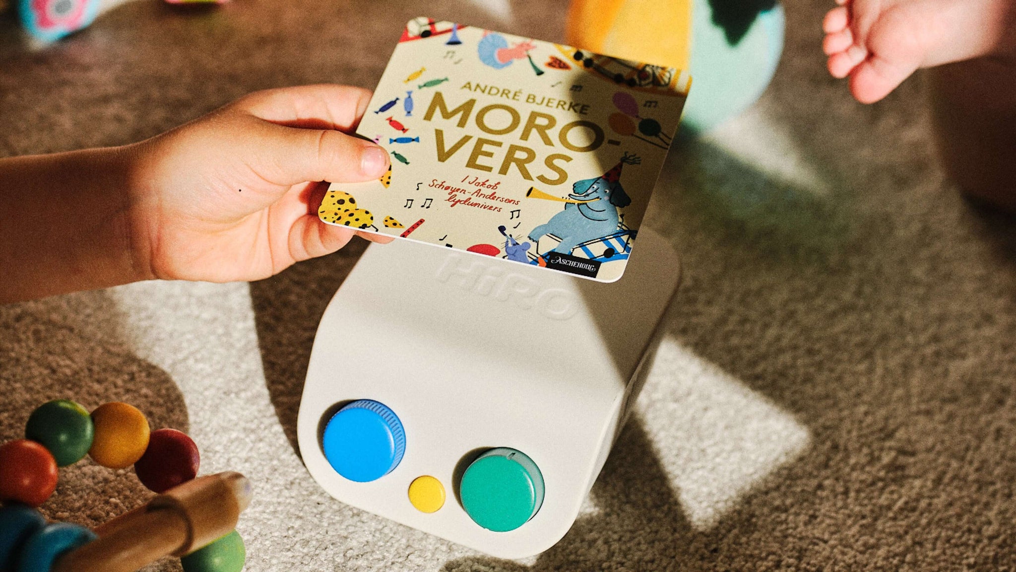 Hvordan koble HiRO-høyttaleren til internett-HiRO